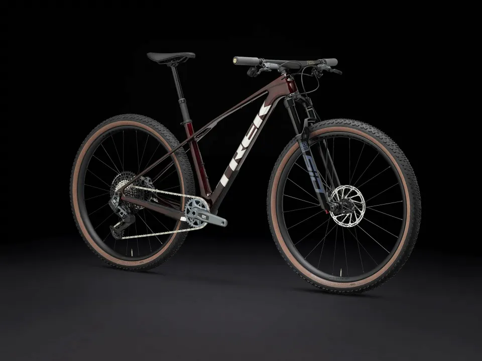 Procaliber 9.7 AXS Gen 3 Carbon Red Smoke 2025 | ElementStore.cz | TREK